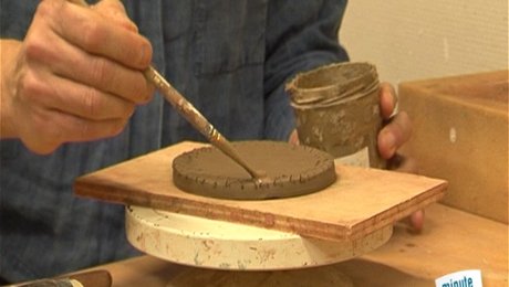 Réaliser un modelage : la technique du colombin - Minutefacile.com