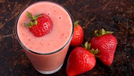 Comment réaliser un milkshake aux fraises fait maison? - Minutefacile.com