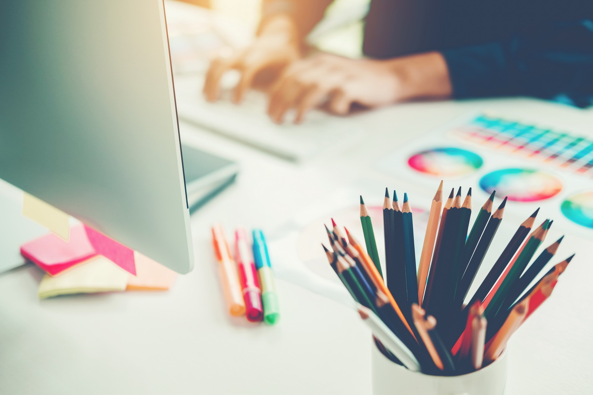 Formation de graphiste : qu'y apprend-on ? - Minute Facile